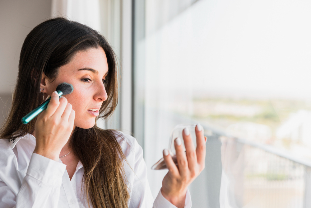 Cum să îți faci un machiaj natural de zi în 10 minute - Insight Vision